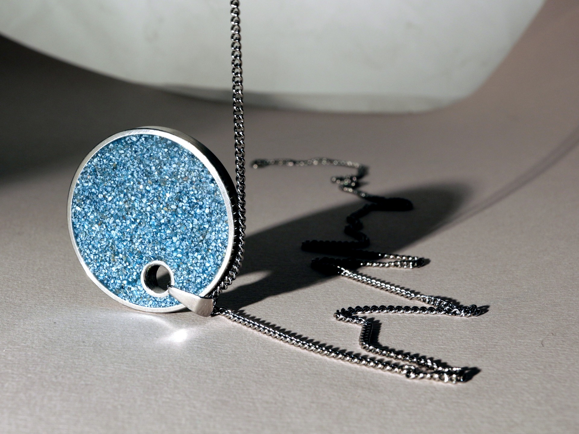 Ultimate Guide to Chain Pendants - Tips To Save Your Day!